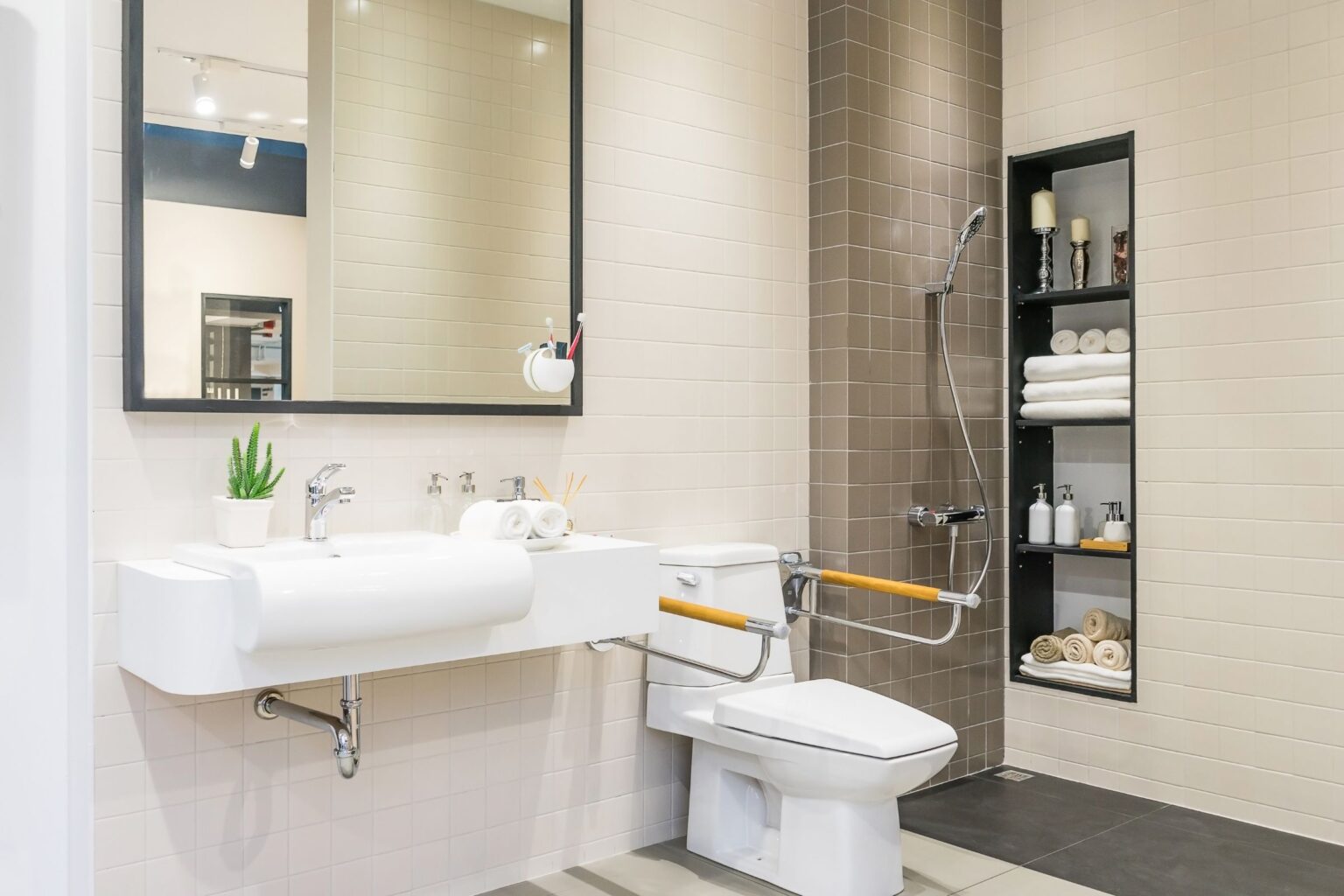 Your Ultimate Guide to Accessible Bathing Solutions - Mobility123